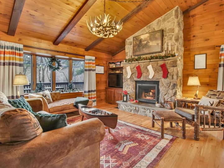 Waterfront Cabin Hot Tub Kayaks Fishing Game Conso - Lake Winola, PA