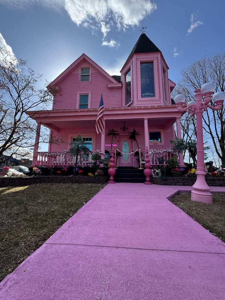 Barbiecore Castle Vibe’n In Dt Hudson - Hudson, WI