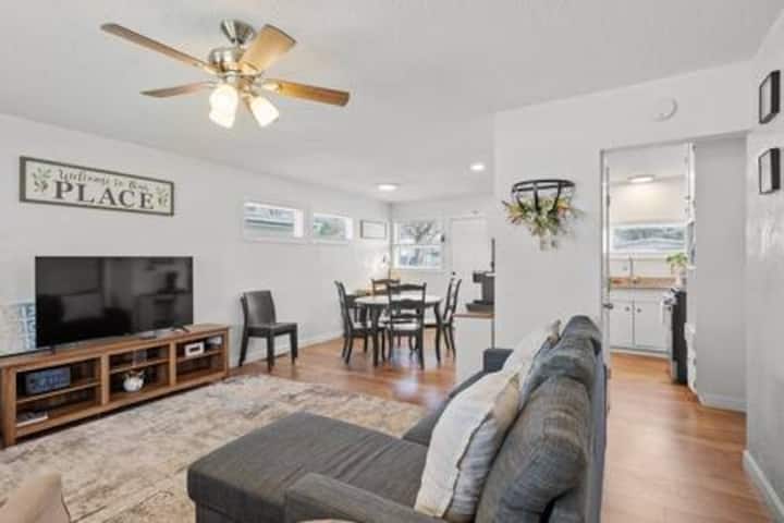 Cozy Small-town Farmhouse - Wichita Falls, TX