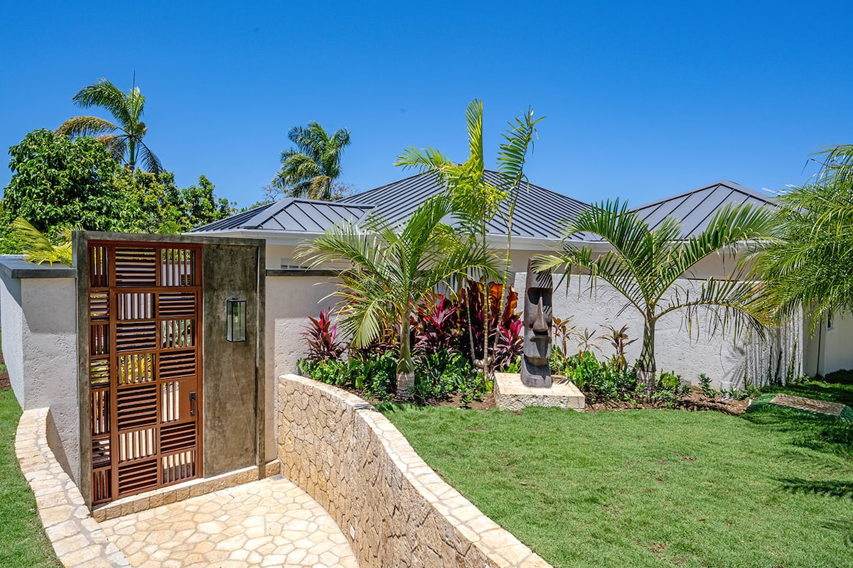 Hospitality Expert EL1: Private Pool, Beach, Chef - Villas for Rent in ...