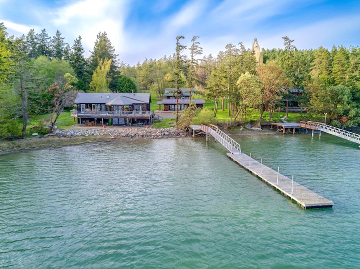 Waterfront Paradise With Game Room! (Ba) - Friday Harbor, WA
