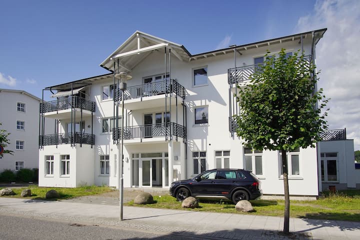 Villa Jolie Fewo 09: Balkon, Sauna, Schwimmbad - Sellin