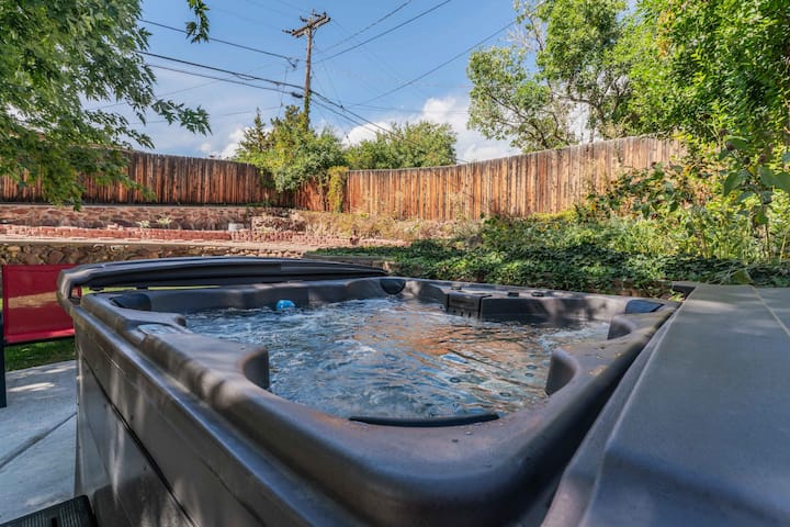 Family Friendly Mountain Views- Hot Tub- Foosball - Golden, CO