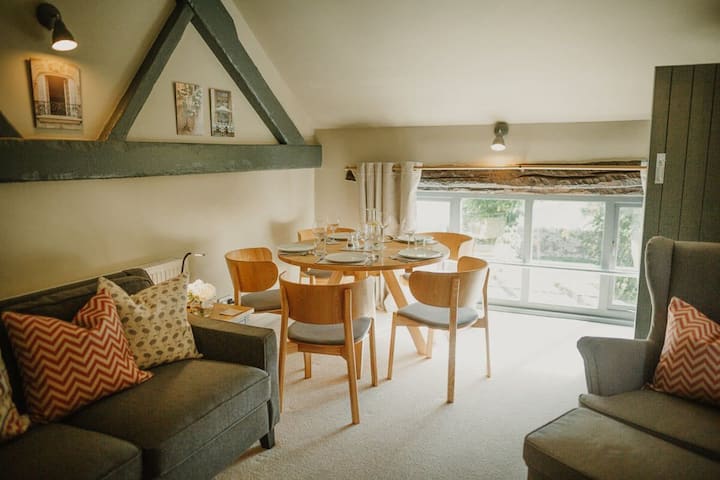 The Hay Loft - Tranquil First Floor Living - Edale
