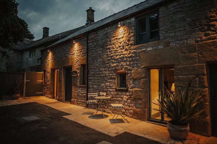 The Piggery - High Peak Stylish Barn Conversion - Edale