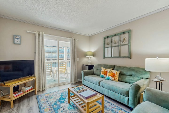 Updated 3br 2nd-floor | Balcony | Pool - Ocean Isle Beach, NC