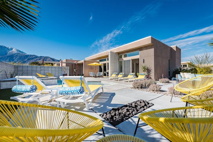 Ps Paradise: Contemporary Modern Home; Large With - Palm Springs, CA