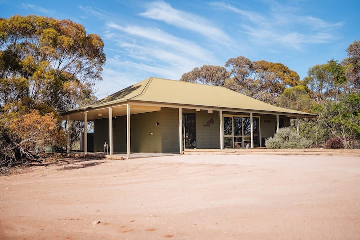 Pets Welcomed - Waratah Cottage - Berri