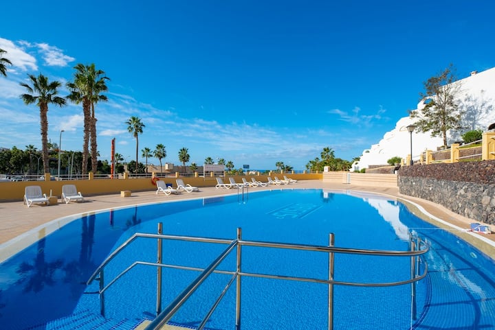 Sunny Oasis Getaway - Adeje