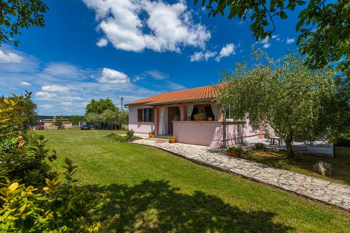 Maison De Vacances Entièrement Clôturée, Votre Ani - Istrien