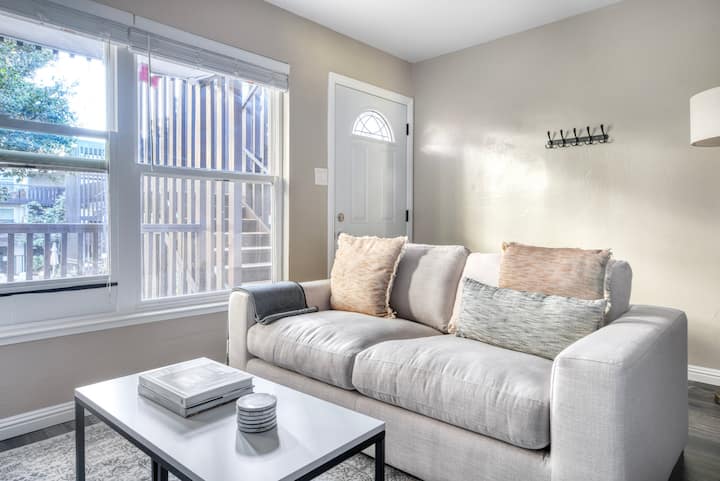 Blueground | San Mateo, Pool, Nr 20+ Restaurants - San Mateo, CA