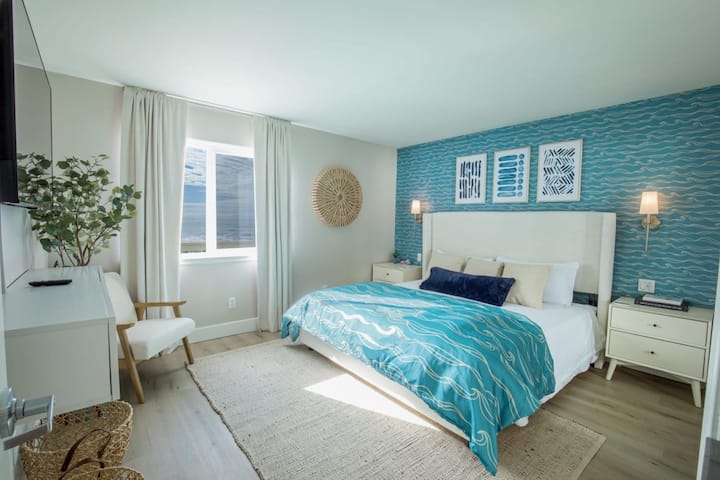 Deluxe Suite | Full Kitchen | Jacuzzi | Rm 9 - Shelter Cove, CA