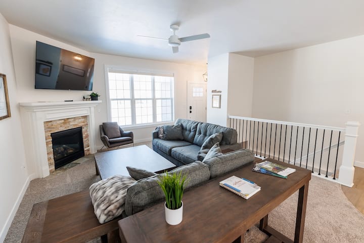 Sleeps 12, 2400 Sq Ft, Built In 2022 In Sister Bay - Door County, WI