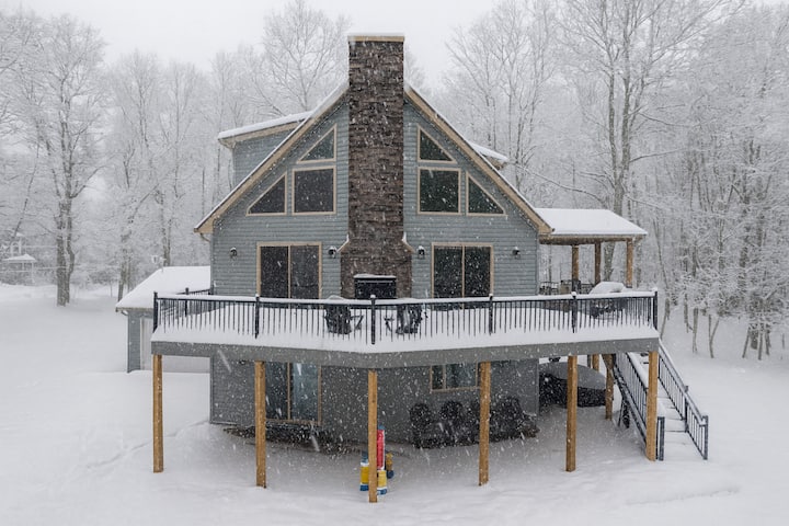 Hot Tub, Large 6 Bed, Game Room, Shuffleboard - Pocono Mountains, PA