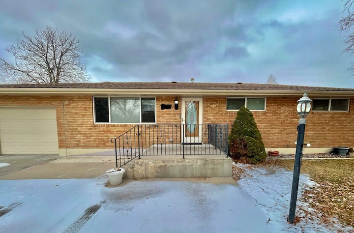 Newly Renovated Home W Garage, Near Old Town - Pocatello, ID