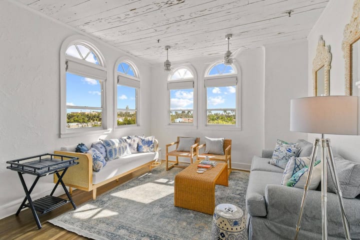 Special/stepstobeachdiningposhphstudiosuite - Palm Beach