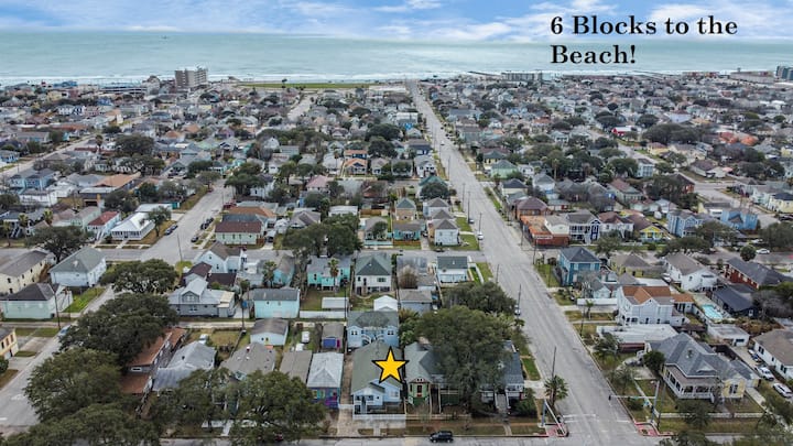Cozy Bungalow Minutes To Beach & Strand - Galveston