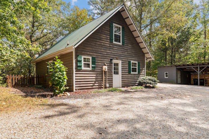 By & By - 2 Bed 1 Bath With Hot Tub,  Dog Friendly - Dahlonega, GA