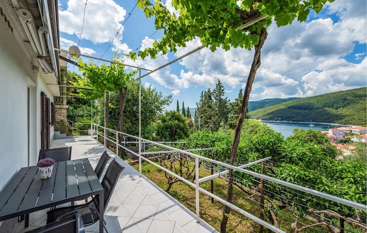 Lovely Apartment In Rabac - Rabac