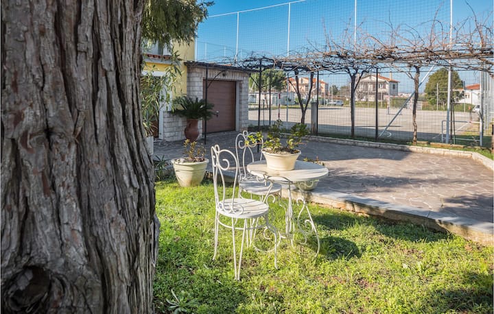 Lovely Apartment In Finida With Wifi - Umag