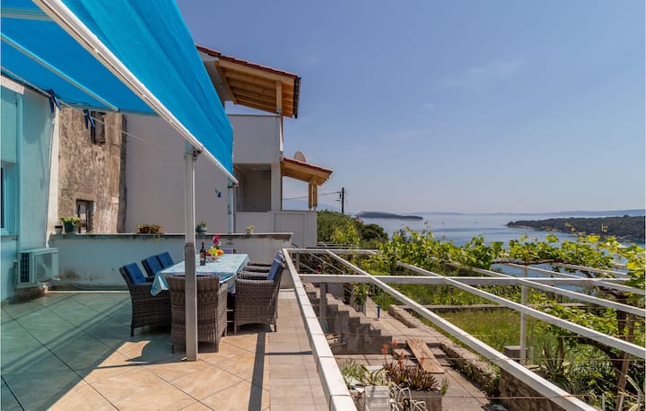 Cozy Home In Palit With Kitchen - Rab