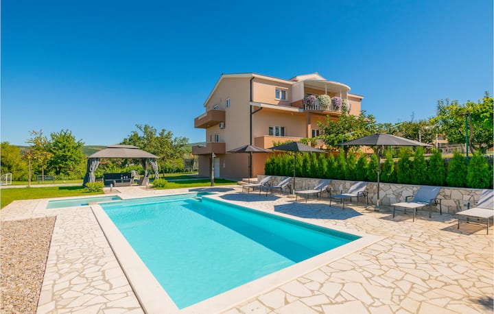 Beautiful Home In Gornji Vinjani - Imotski