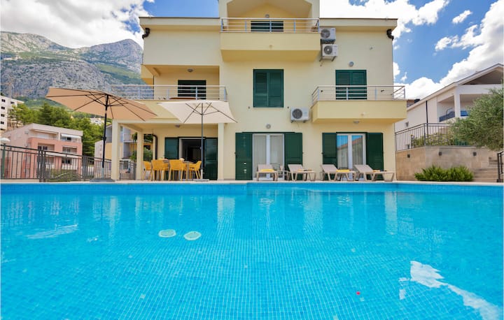 Beautiful Home In Makarska - Makarska