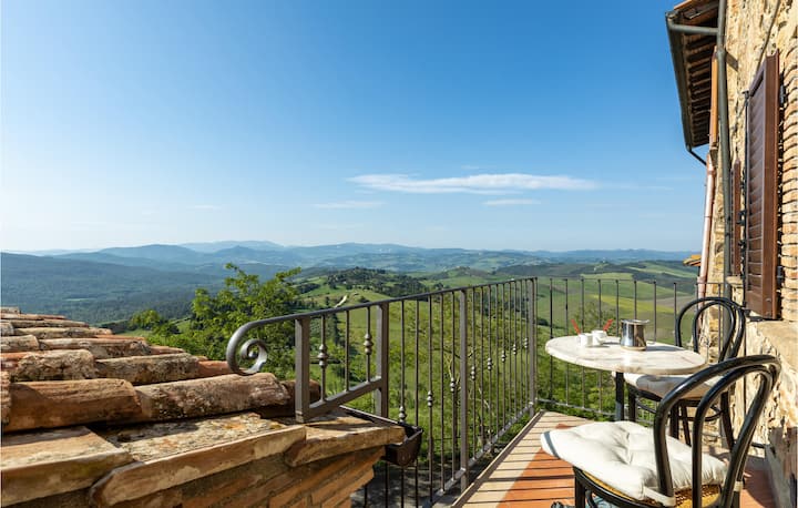 Stunning Home In Mazzolla With Wifi - Volterra
