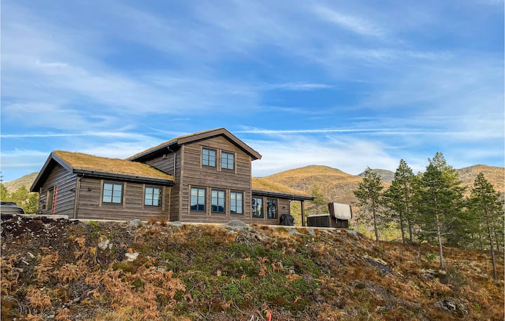 4 Bedroom Amazing Home In Stryn - Olden