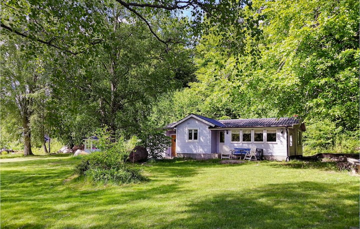 Awesome Home In Fjälkinge With Kitchen - Bromölla