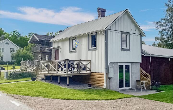Gorgeous Home In Fengersfors With Wifi - Åmål
