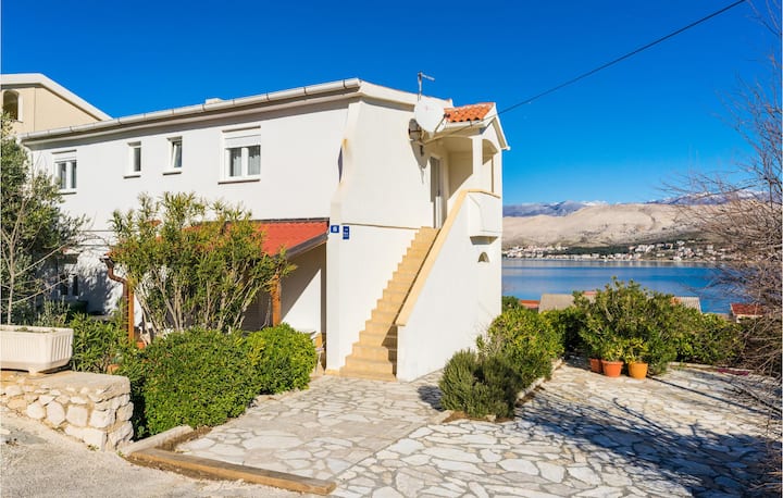 Stunning Apartment In Pag - Pago