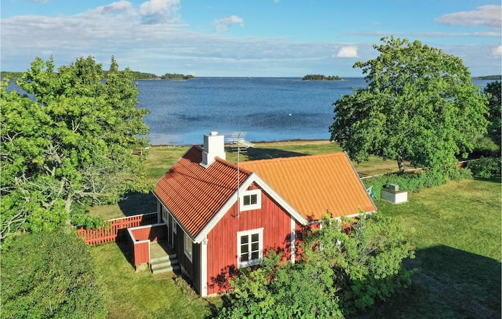 Lovely Home In Timmernabben - Mönsterås
