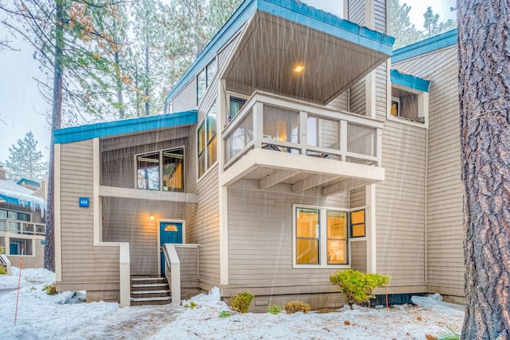 Charming 2br | Balcony | Pool | Washer/dryer - South Lake Tahoe
