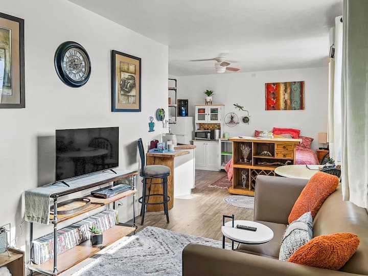 Quaint Monument Retreat - Grand Junction
