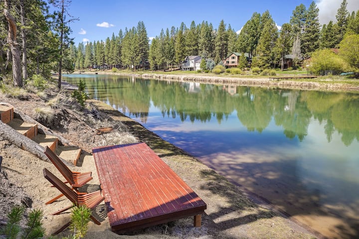 110 Crane - Riverfront Access, Hot Tub, Ping Pong - LaPine State Park, La Pine