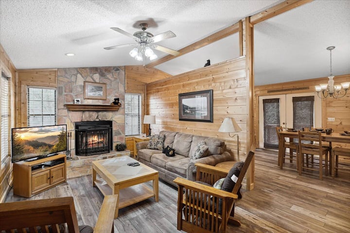 Wygelias Hidden Gem Family Cabin Townsend Hot Tub - Townsend, TN