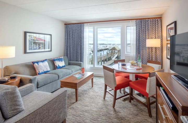 Wyndham Inn On The Harbor | 1br/1ba Queen Suite - Newport, RI