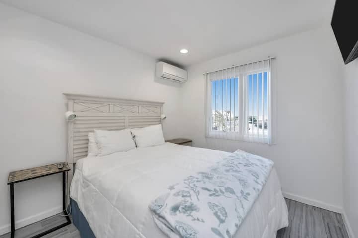 Unit 2022: 1-bedroom With Loft | 2nd Floor-bay Vie - Montauk, NY