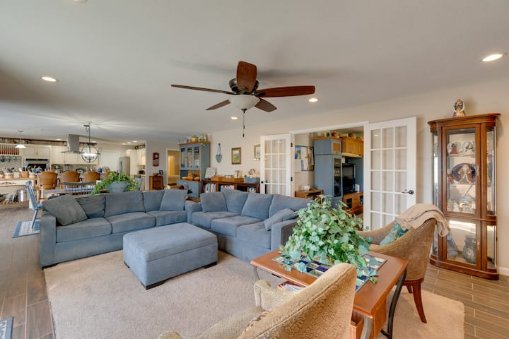 Heated Pool + Chef's Kitchen: Port Charlotte Home! - Port Charlotte