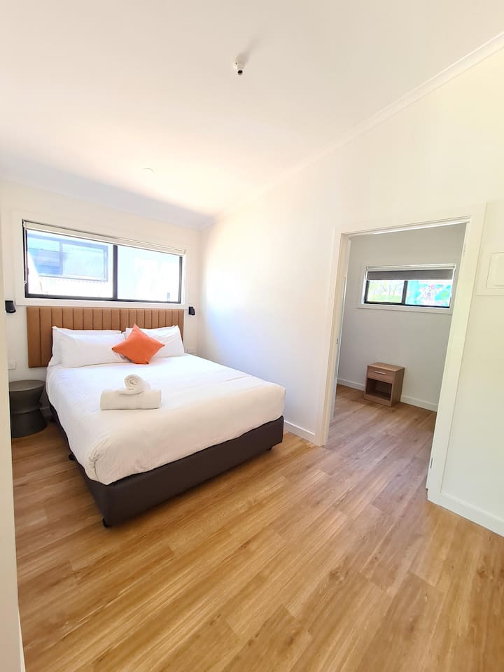 Superior Family Cabin - Sleeps 6 - Stirling