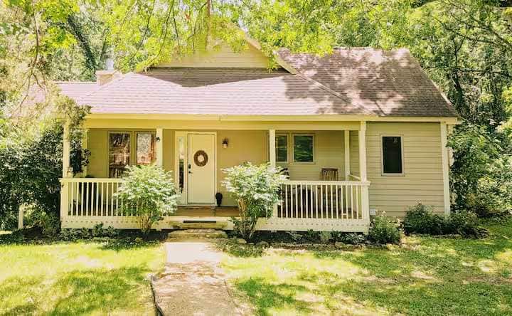 Family-friendly Wooded Retreat- 3 Ensuite Bedrooms - Galena, IL