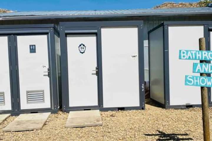 #Y1 Fossil Retreat-2 Dbl Beds- Pets Friendly - Drumheller