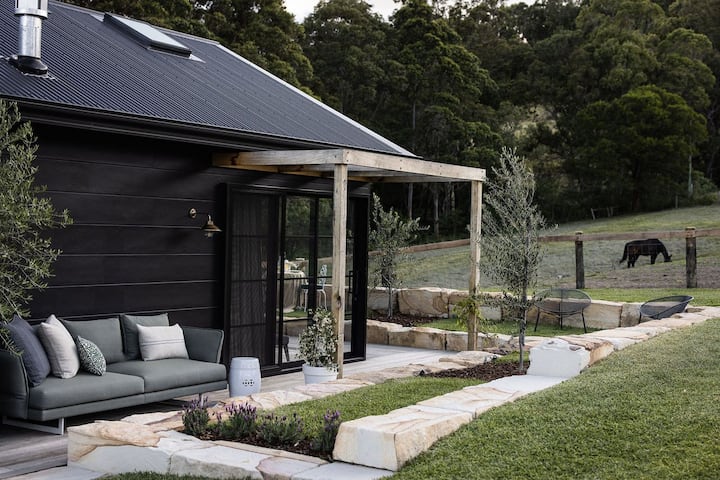 Taylor's Of Berry - By Latitude South Coast - オーストラリア ベリー