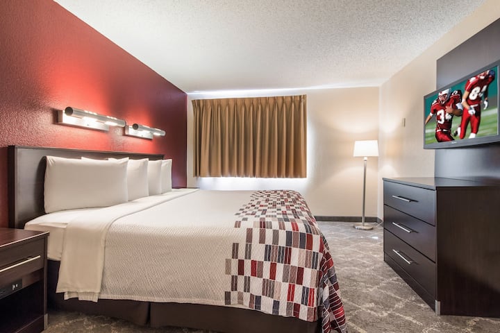 Rest And Recharge Near The Airport! Free Shuttle - Des Moines, WA