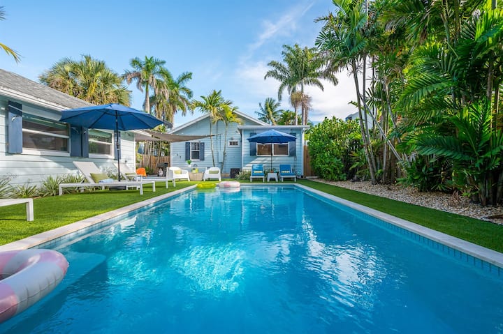Blue Water Bungalow - Chic Palm Beach Vibes - West Palm Beach, FL