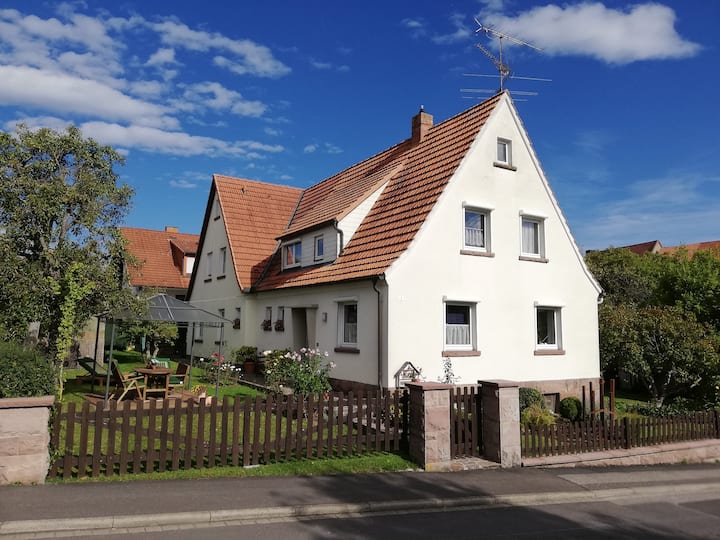Ferienhaus ∙ 4 Schlafzimmer ∙ 6 Gäste - Hammelburg