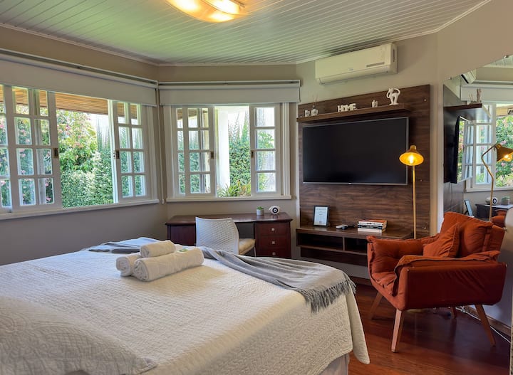 Studio Museu Do Olho · Studio King Completo, Ar Co - Curitiba