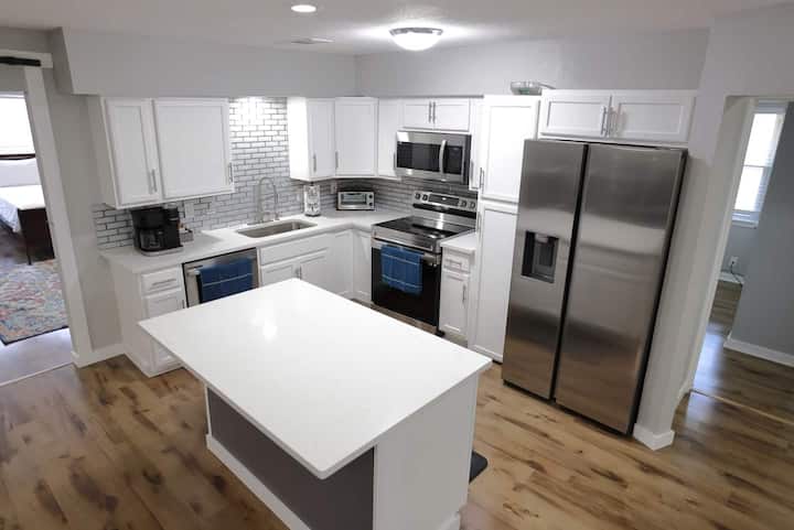 Spacious 4br Downtown Allen | Patio, Bbq - Allen, TX