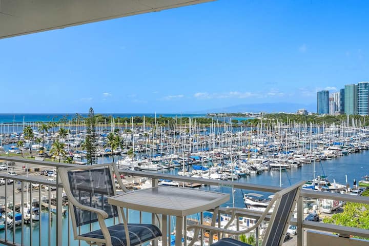 Ilikai 739 Ocean / Sunset / Marina Views - K Bed / - Honolulu, HI
